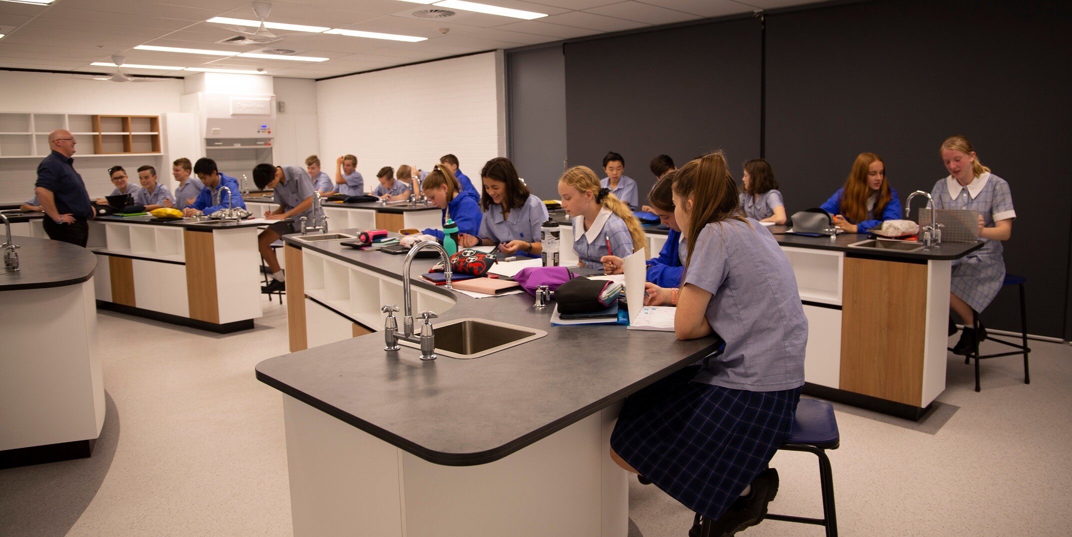 Selecting the Ideal Lab Equipment for your Schools Science Laboratory ...